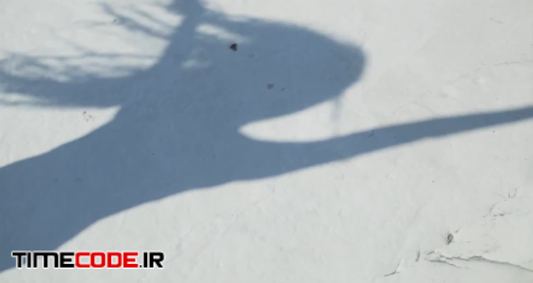 دانلود استوک فوتیج : سایه دختر Girls Shadow Spinning – تایم کد