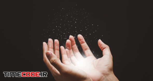دانلود عکس دست در حال دعا کردن Male Hands Praying – تایم کد